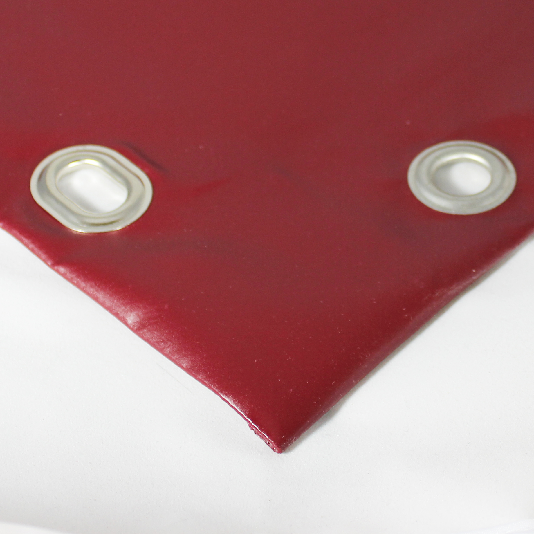 Exklusives mattes PVC mit Saum und Ovalösen inkl. Drehwirbel alle 100cm ...